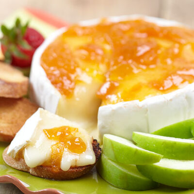 Baked Apricot Brandy Brie - Gourmet Food Recipes - Stonewall Kitchen ...